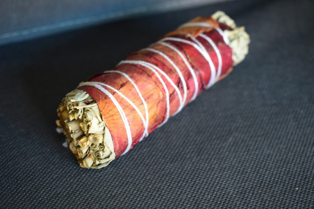 Kadilo belega žajblja – MAVRICA V MENI